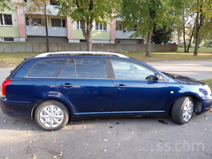 Blue Toyota Avensis 2005 in Liepaja, with an engine capacity of 2.00 L and mileage of 326 thousand km for 1270 €, photo 4 on AUTOMOTO.COM.LV