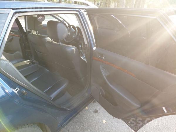 Blue Toyota Avensis 2005 in Liepaja, with an engine capacity of 2.00 L and mileage of 326 thousand km for 1270 €, photo 8 on AUTOMOTO.COM.LV