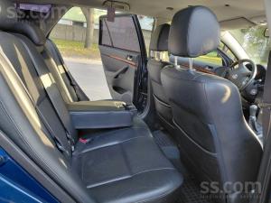 Blue Toyota Avensis 2005 in Liepaja, with an engine capacity of 2.00 L and mileage of 326 thousand km for 1270 €, photo 11 on AUTOMOTO.COM.LV