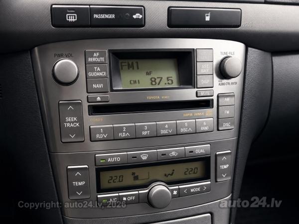 Синий Тойота Авенсис 2006 в Таллин, объемом двигателя 2.20 л и пробегом 339 тыс. км за 1999 €, фото 8 на AUTOMOTO.COM.LV