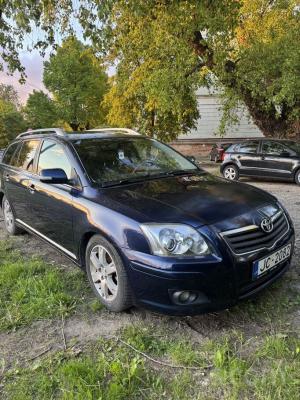 Zils Toyota Avensis 2006 Rīga, ar dzinēja tilpumu 2.00 L un nobraukumu 307 tūkst. km par 1000 €, foto  vietnē AUTOMOTO.COM.LV