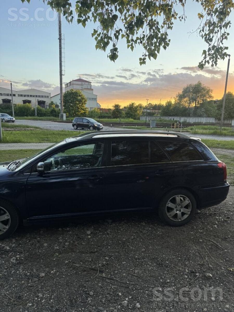 Zils Toyota Avensis 2006 Rīga, ar dzinēja tilpumu 2.00 L un nobraukumu 307 tūkst. km par 1000 €, foto 5 vietnē AUTOMOTO.COM.LV