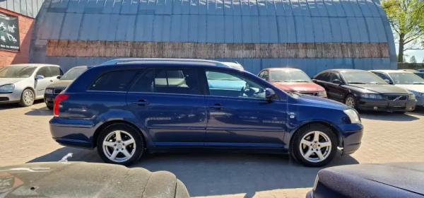 Zils Toyota Avensis 2006 Valmiera, ar dzinēja tilpumu 2.20 L un nobraukumu 405 tūkst. km par 1150 €, foto 2 vietnē AUTOMOTO.COM.LV