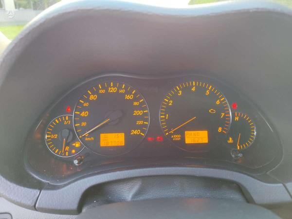 Blue Toyota Avensis 2006 in Kaunas, with an engine capacity of 2.00 L and mileage of 188 thousand km for 2800 €, photo 8 on AUTOMOTO.COM.LV