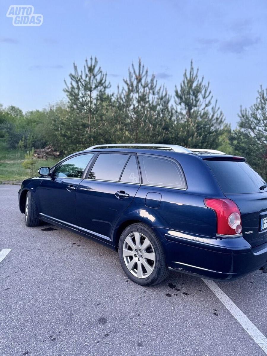 Blue Toyota Avensis 2007 in Ukmerge, with an engine capacity of 2.00 L and mileage of 326 thousand km for 1750 €, photo 3 on AUTOMOTO.COM.LV