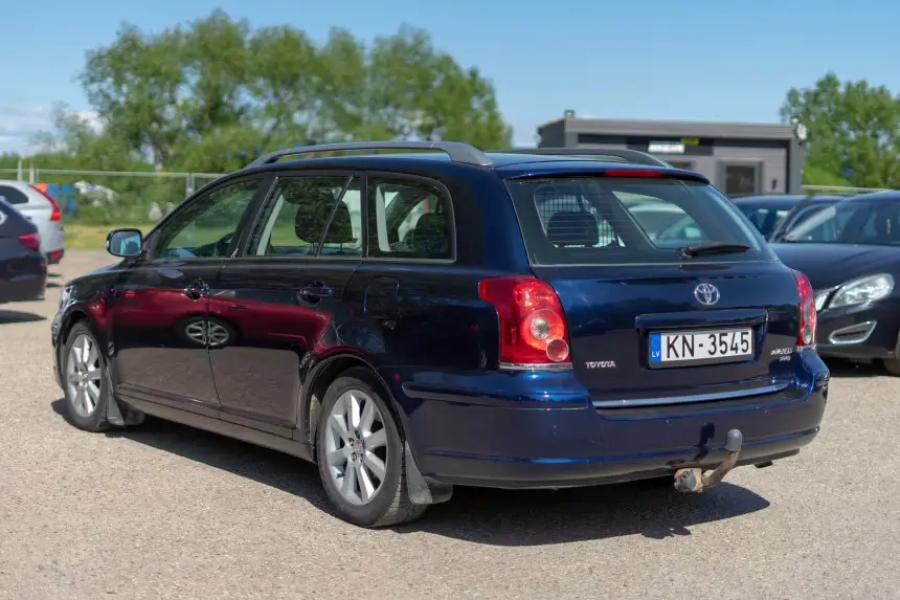 Zils Toyota Avensis 2007 Liepāja, ar dzinēja tilpumu 2.00 L un nobraukumu 382 tūkst. km par 2850 €, foto 3 vietnē AUTOMOTO.COM.LV