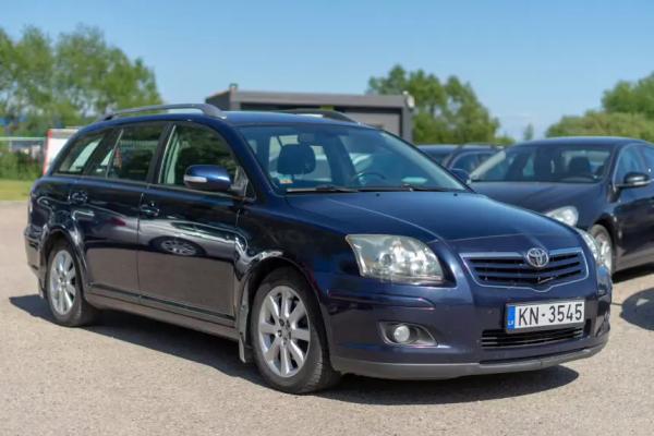 Blue Toyota Avensis 2007 in Liepaja, with an engine capacity of 2.00 L and mileage of 382 thousand km for 2850 €, photo 5 on AUTOMOTO.COM.LV
