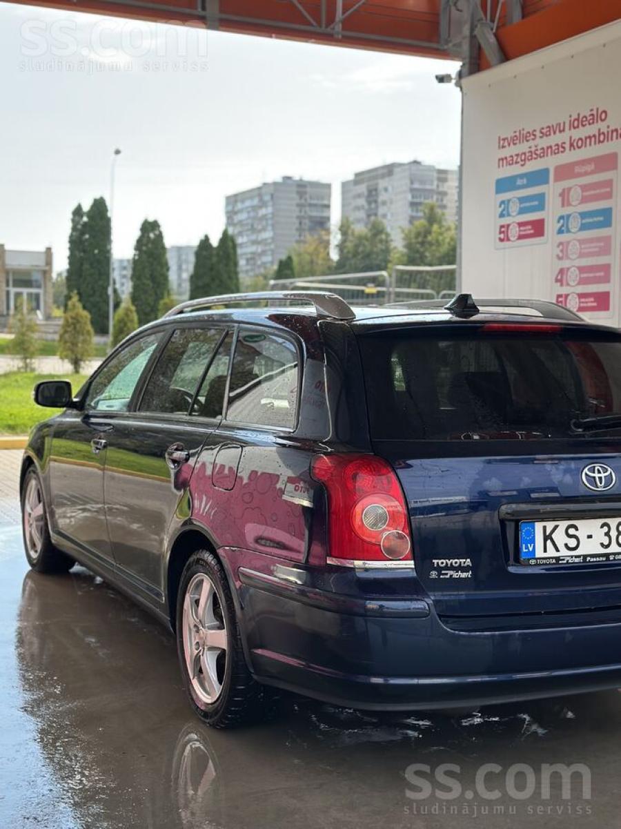 Zils Toyota Avensis 2007 Rīga, ar dzinēja tilpumu 2.00 L un nobraukumu 261 tūkst. km par 2700 €, foto 4 vietnē AUTOMOTO.COM.LV