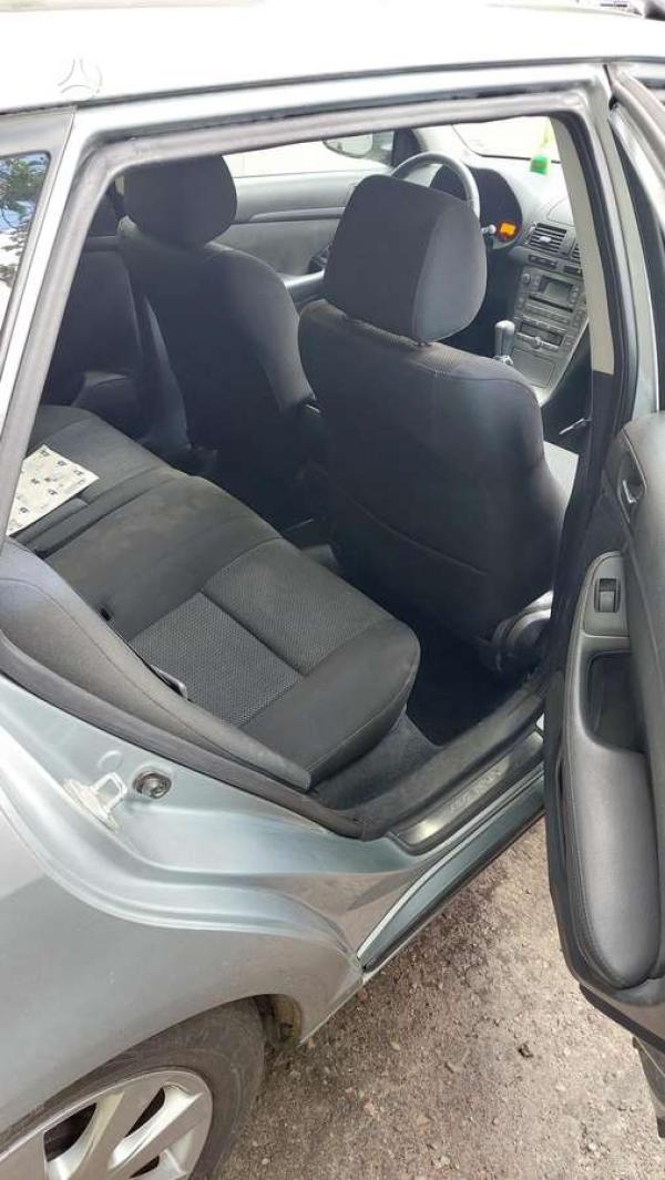Toyota Avensis 2007 Viļņa vietnē Zils Toyota Avensis 2007 Viļņa, ar dzinēja tilpumu 1.79 L un nobraukumu 270 tūkst. km par 2500 €, foto 7 vietnē AUTOMOTO.COM.LV