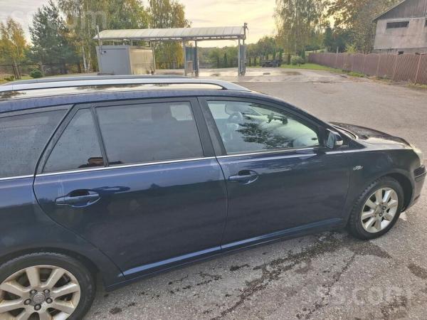 Toyota Avensis 2007 Valka vietnē Zils Toyota Avensis 2007 Valka, ar dzinēja tilpumu 2.20 L un nobraukumu 303 tūkst. km par 2000 €, foto 8 vietnē AUTOMOTO.COM.LV