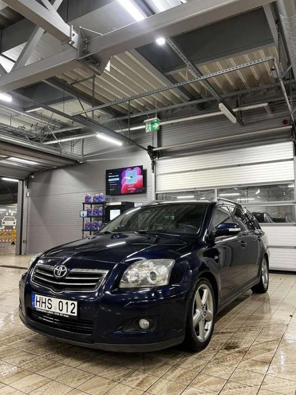 Blue Toyota Avensis 2008 in Vilnius, with an engine capacity of 2.23 L and mileage of 328 thousand km for 1850 €, photo 2 on AUTOMOTO.COM.LV