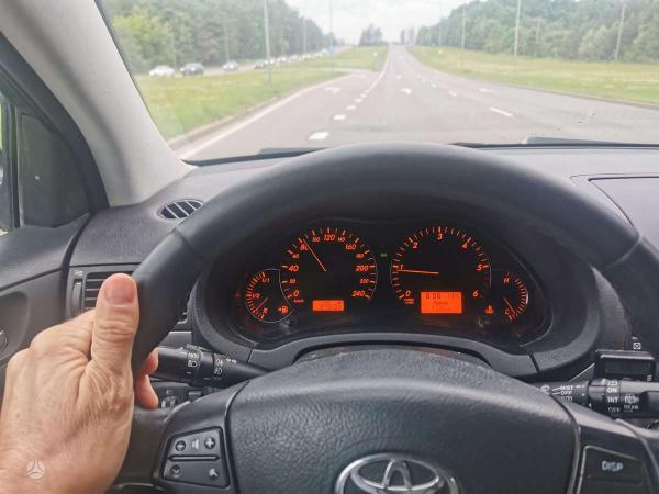 Blue Toyota Avensis 2008 in Vilnius, with an engine capacity of 2.00 L and mileage of 400 thousand km for 900 €, photo 9 on AUTOMOTO.COM.LV