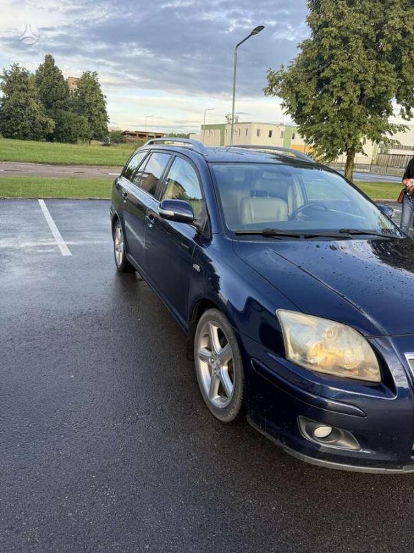 Blue Toyota Avensis 2008 in Alytus, with an engine capacity of 2.23 L and mileage of 311 thousand km for 2600 €, photo 3 on AUTOMOTO.COM.LV