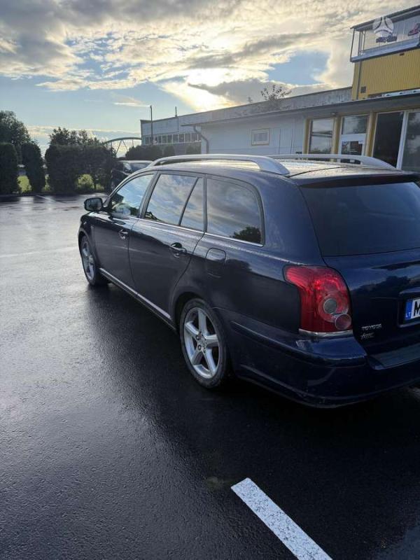 Blue Toyota Avensis 2008 in Alytus, with an engine capacity of 2.23 L and mileage of 311 thousand km for 2600 €, photo 4 on AUTOMOTO.COM.LV