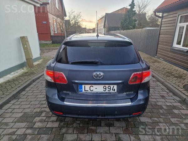 Blue Toyota Avensis 2009 in Ventspils, with an engine capacity of 2.20 L and mileage of 207 thousand km for 4000 €, photo 6 on AUTOMOTO.COM.LV