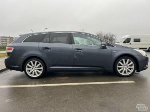 Zils Toyota Avensis 2009 Jonava, ar dzinēja tilpumu 2.20 L un nobraukumu 274 tūkst. km par 4400 €, foto 4 vietnē AUTOMOTO.COM.LV