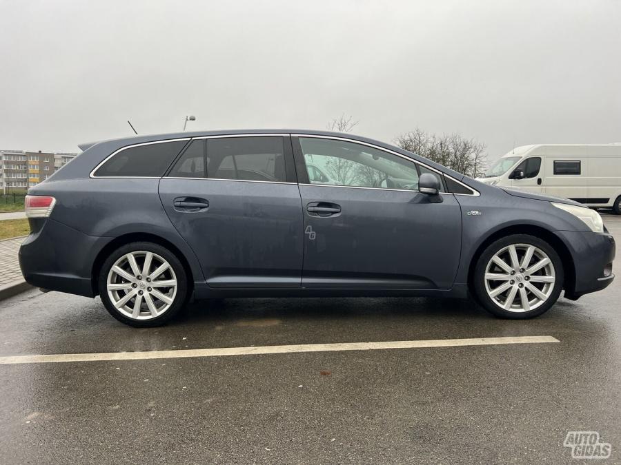 Zils Toyota Avensis 2009 Jonava, ar dzinēja tilpumu 2.20 L un nobraukumu 274 tūkst. km par 4400 €, foto 4 vietnē AUTOMOTO.COM.LV