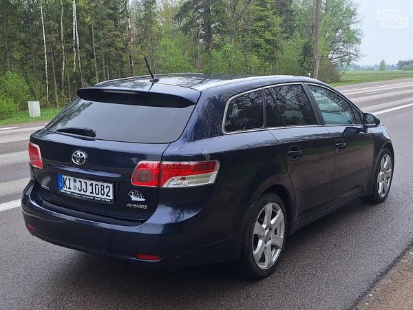 Blue Toyota Avensis 2009 in Mazeikiai, with an engine capacity of 2.20 L and mileage of 292 thousand km for 3550 €, photo 5 on AUTOMOTO.COM.LV