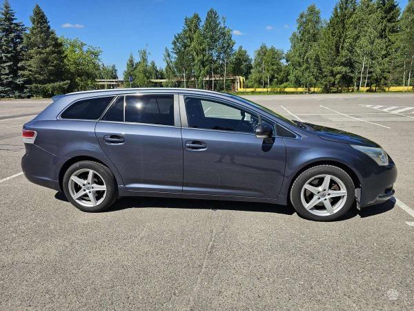 Blue Toyota Avensis 2009 in Vilnius, with an engine capacity of 2.23 L and mileage of 184 thousand km for 5500 €, photo 6 on AUTOMOTO.COM.LV