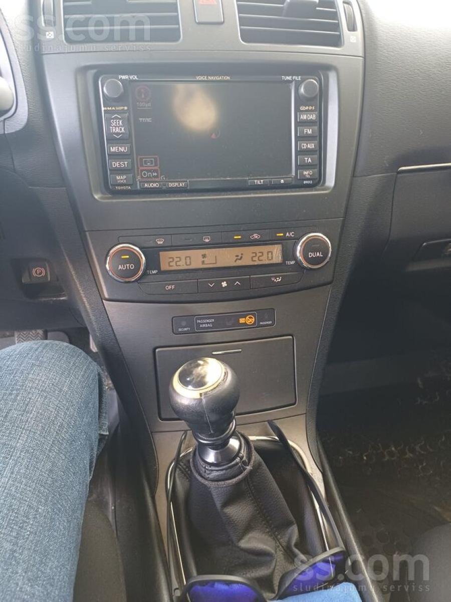 Zils Toyota Avensis 2009 Valmiera, ar dzinēja tilpumu 2.00 L un nobraukumu 300 tūkst. km par 2500 €, foto 4 vietnē AUTOMOTO.COM.LV