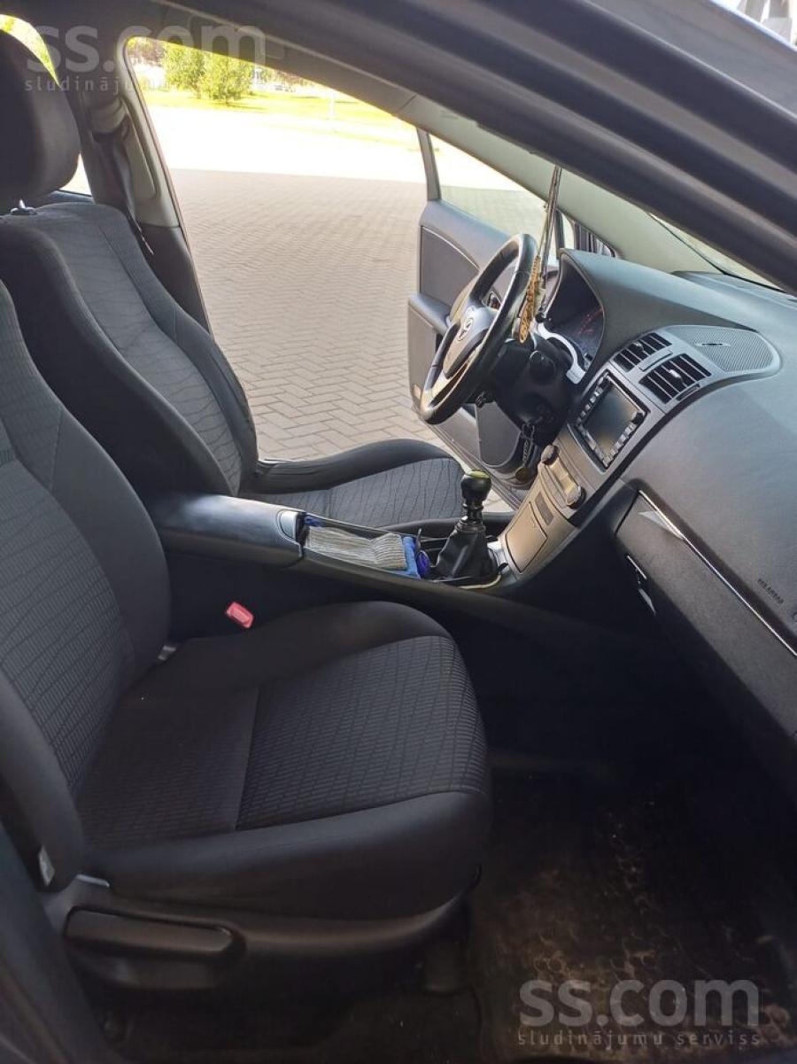 Zils Toyota Avensis 2009 Valmiera, ar dzinēja tilpumu 2.00 L un nobraukumu 300 tūkst. km par 2500 €, foto 5 vietnē AUTOMOTO.COM.LV