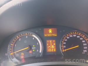 Zils Toyota Avensis 2009 Valmiera, ar dzinēja tilpumu 2.00 L un nobraukumu 300 tūkst. km par 2500 €, foto 6 vietnē AUTOMOTO.COM.LV