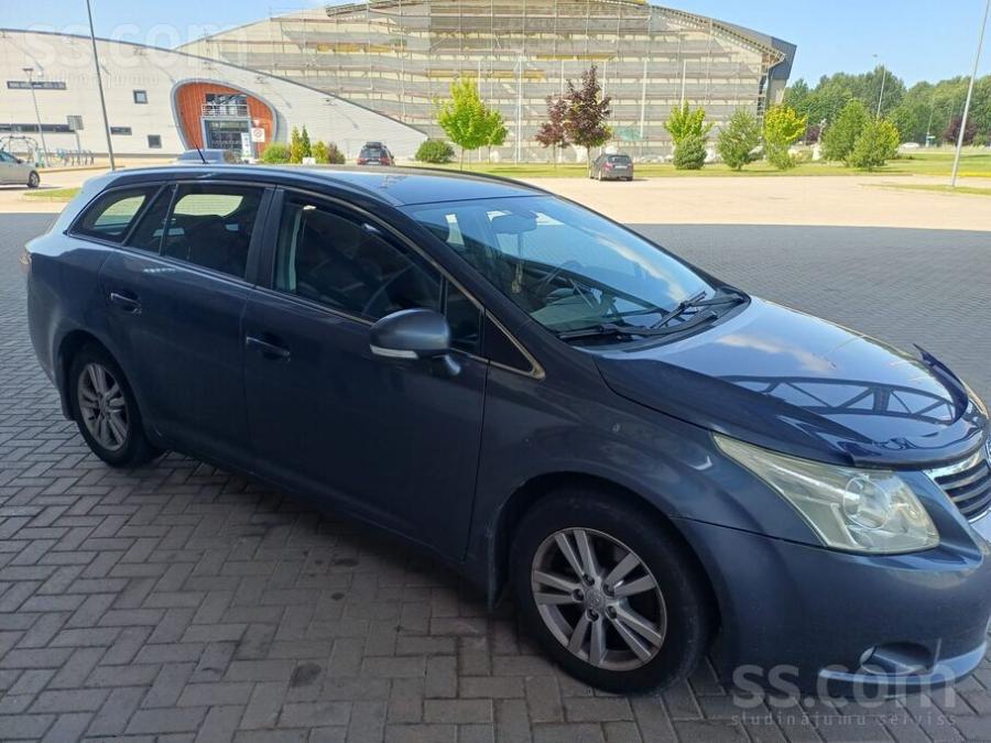 Zils Toyota Avensis 2009 Valmiera, ar dzinēja tilpumu 2.00 L un nobraukumu 300 tūkst. km par 2500 €, foto 8 vietnē AUTOMOTO.COM.LV