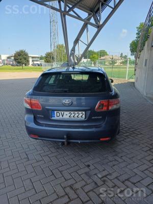 Zils Toyota Avensis 2009 Valmiera, ar dzinēja tilpumu 2.00 L un nobraukumu 300 tūkst. km par 2500 €, foto 10 vietnē AUTOMOTO.COM.LV