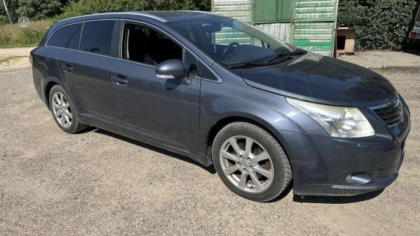 Blue Toyota Avensis 2009 in Vilnius, with an engine capacity of 2.20 L and mileage of 254 thousand km for 5500 €, photo 3 on AUTOMOTO.COM.LV