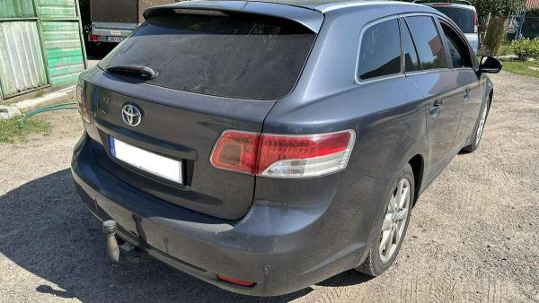 Blue Toyota Avensis 2009 in Vilnius, with an engine capacity of 2.20 L and mileage of 254 thousand km for 5500 €, photo 5 on AUTOMOTO.COM.LV