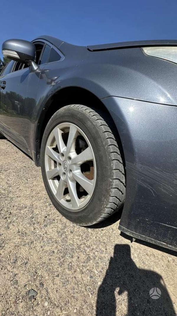 Blue Toyota Avensis 2009 in Vilnius, with an engine capacity of 2.20 L and mileage of 254 thousand km for 5500 €, photo 6 on AUTOMOTO.COM.LV