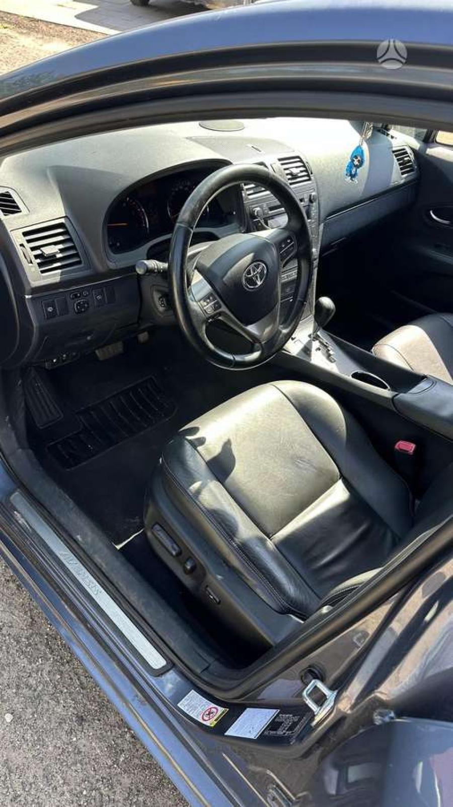 Zils Toyota Avensis 2009 Viļņa, ar dzinēja tilpumu 2.20 L un nobraukumu 254 tūkst. km par 5500 €, foto 10 vietnē AUTOMOTO.COM.LV