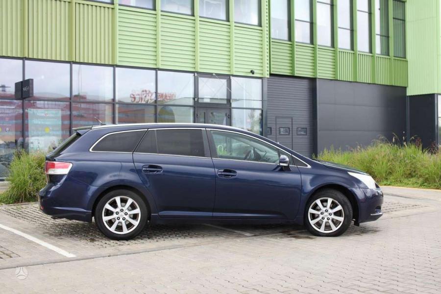 Zils Toyota Avensis 2009 Viļņa, ar dzinēja tilpumu 2.23 L un nobraukumu 260 tūkst. km par 3990 €, foto 3 vietnē AUTOMOTO.COM.LV