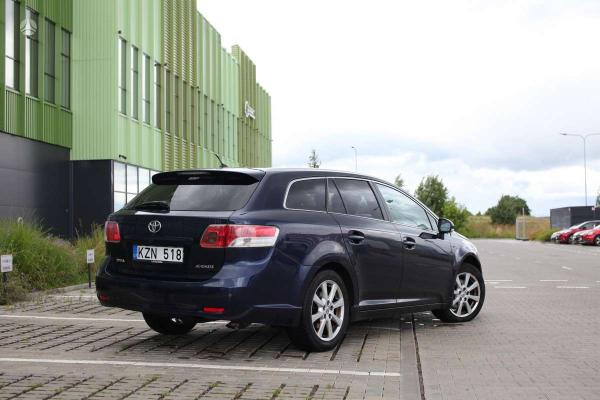Blue Toyota Avensis 2009 in Vilnius, with an engine capacity of 2.23 L and mileage of 260 thousand km for 3990 €, photo 5 on AUTOMOTO.COM.LV