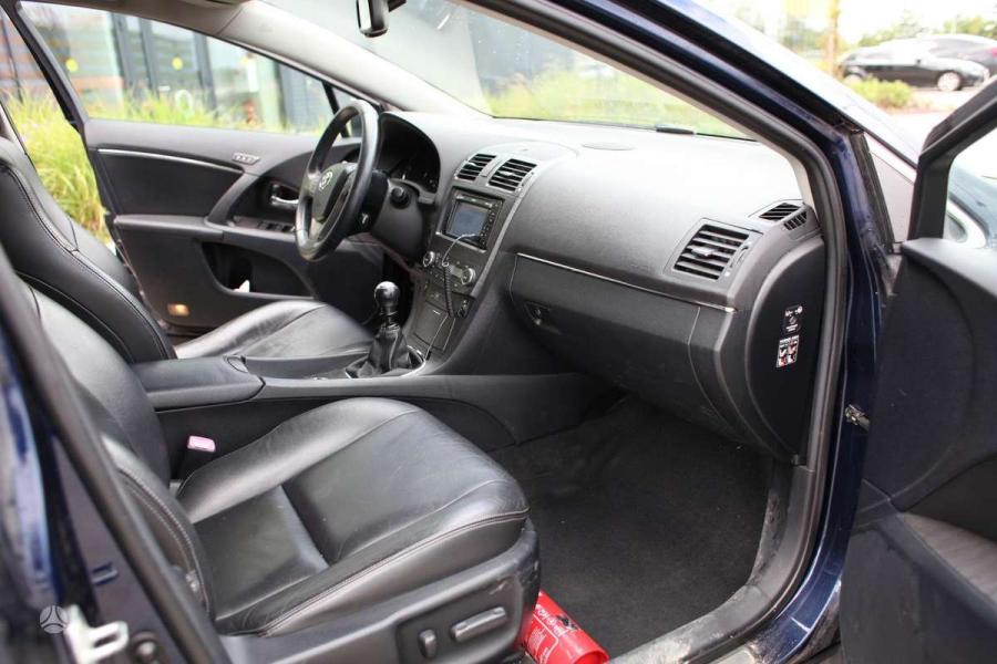 Zils Toyota Avensis 2009 Viļņa, ar dzinēja tilpumu 2.23 L un nobraukumu 260 tūkst. km par 3990 €, foto 11 vietnē AUTOMOTO.COM.LV