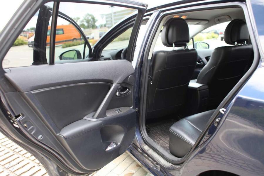 Zils Toyota Avensis 2009 Viļņa, ar dzinēja tilpumu 2.23 L un nobraukumu 260 tūkst. km par 3990 €, foto 12 vietnē AUTOMOTO.COM.LV