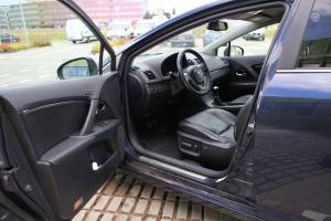Zils Toyota Avensis 2009 Viļņa, ar dzinēja tilpumu 2.23 L un nobraukumu 260 tūkst. km par 3990 €, foto 13 vietnē AUTOMOTO.COM.LV