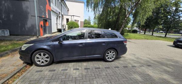 Zils Toyota Avensis 2009 Kauņa, ar dzinēja tilpumu 2.23 L un nobraukumu 182 tūkst. km par 6000 €, foto 3 vietnē AUTOMOTO.COM.LV