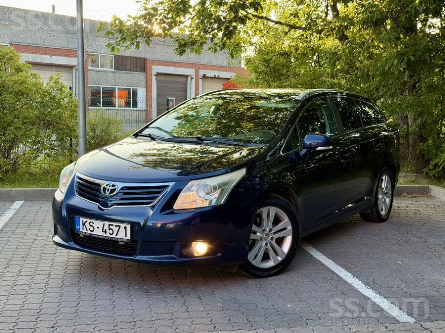 Blue Toyota Avensis 2009 in Jelgava, with an engine capacity of 2.00 L and mileage of 286 thousand km for 2590 €, photo 1 on AUTOMOTO.COM.LV