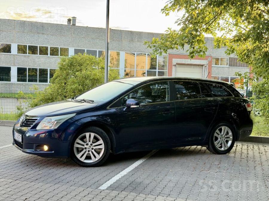 Blue Toyota Avensis 2009 in Jelgava, with an engine capacity of 2.00 L and mileage of 286 thousand km for 2590 €, photo 6 on AUTOMOTO.COM.LV