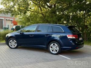 Blue Toyota Avensis 2009 in Jelgava, with an engine capacity of 2.00 L and mileage of 286 thousand km for 2590 €, photo 8 on AUTOMOTO.COM.LV