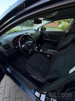Blue Toyota Avensis 2009 in Jelgava, with an engine capacity of 2.00 L and mileage of 286 thousand km for 2590 €, photo 10 on AUTOMOTO.COM.LV