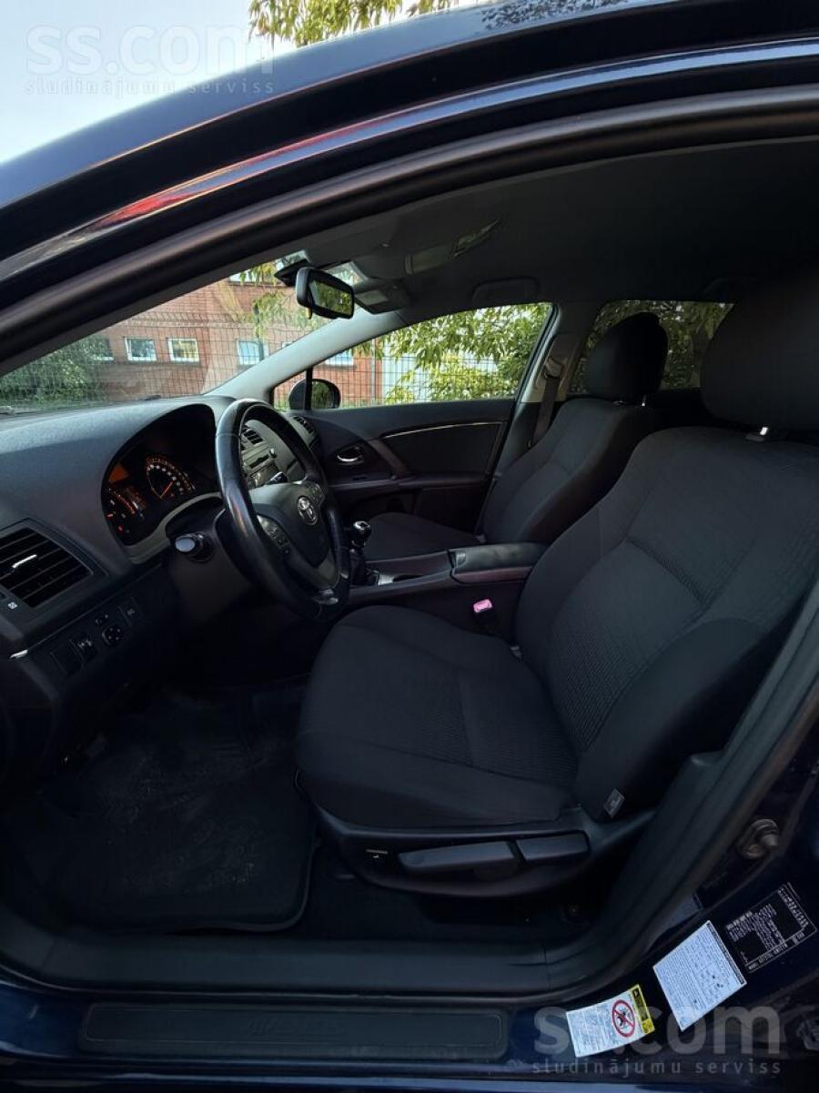 Blue Toyota Avensis 2009 in Jelgava, with an engine capacity of 2.00 L and mileage of 286 thousand km for 2590 €, photo 11 on AUTOMOTO.COM.LV