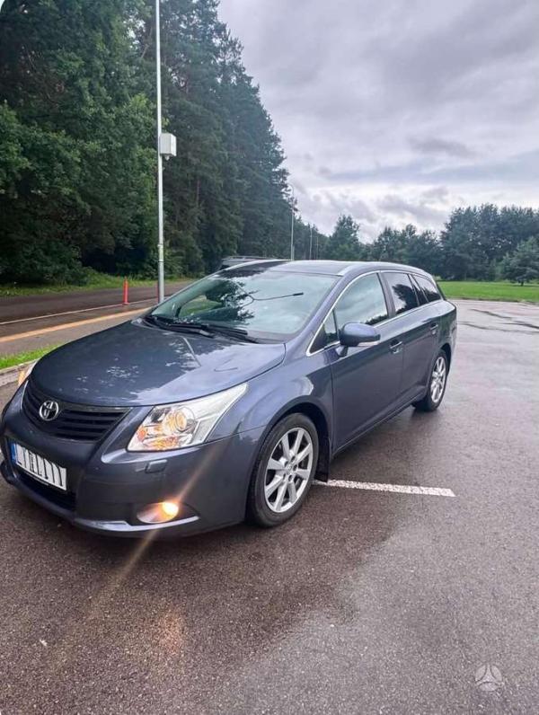 Zils Toyota Avensis 2009 Prienai, ar dzinēja tilpumu 2.00 L un nobraukumu 350 tūkst. km par 2500 €, foto 4 vietnē AUTOMOTO.COM.LV