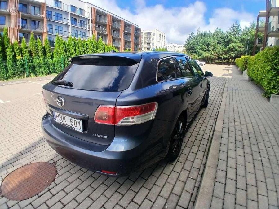 Blue Toyota Avensis 2009 in Vilnius, with an engine capacity of 2.23 L and mileage of 170 thousand km for 3850 €, photo 7 on AUTOMOTO.COM.LV