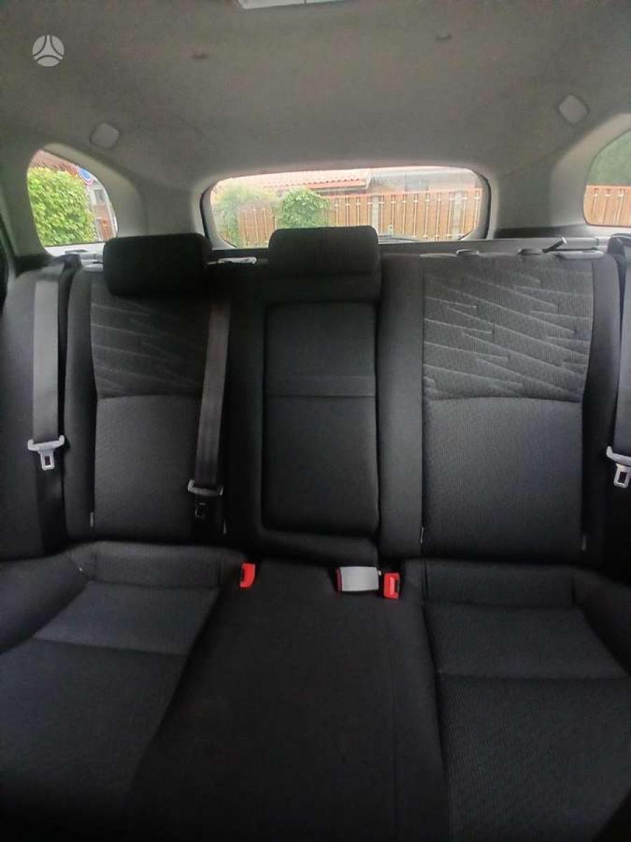 Blue Toyota Avensis 2009 in Vilnius, with an engine capacity of 2.23 L and mileage of 170 thousand km for 3850 €, photo 9 on AUTOMOTO.COM.LV
