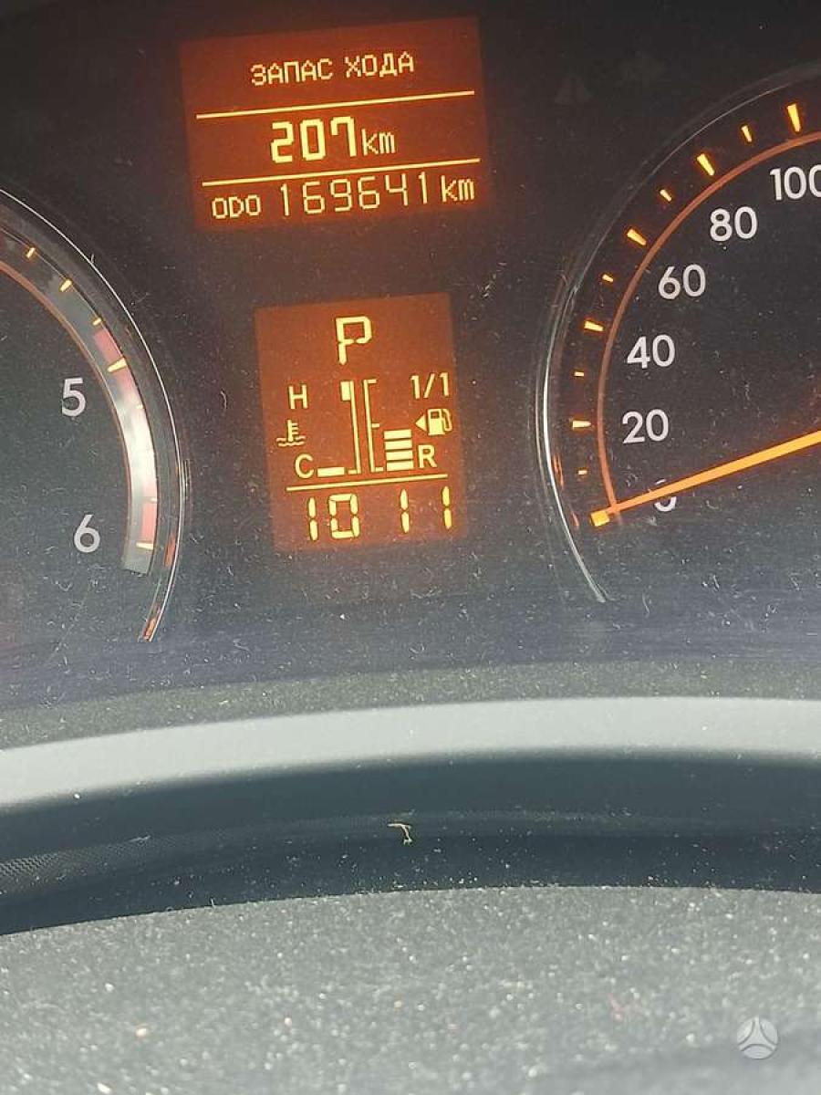 Blue Toyota Avensis 2009 in Vilnius, with an engine capacity of 2.23 L and mileage of 170 thousand km for 3850 €, photo 11 on AUTOMOTO.COM.LV