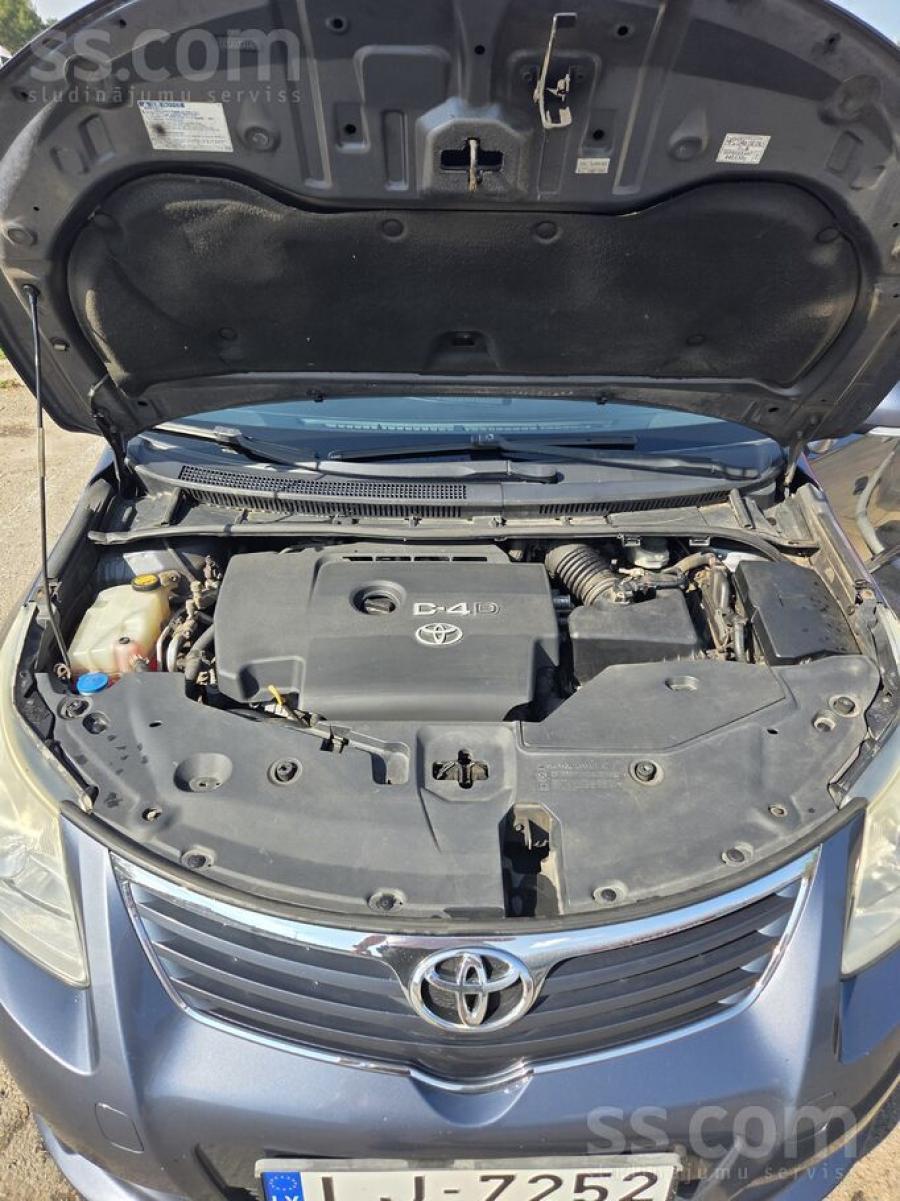 Blue Toyota Avensis 2009 in Riga, with an engine capacity of 2.00 L and mileage of 310 thousand km for 3200 €, photo 7 on AUTOMOTO.COM.LV
