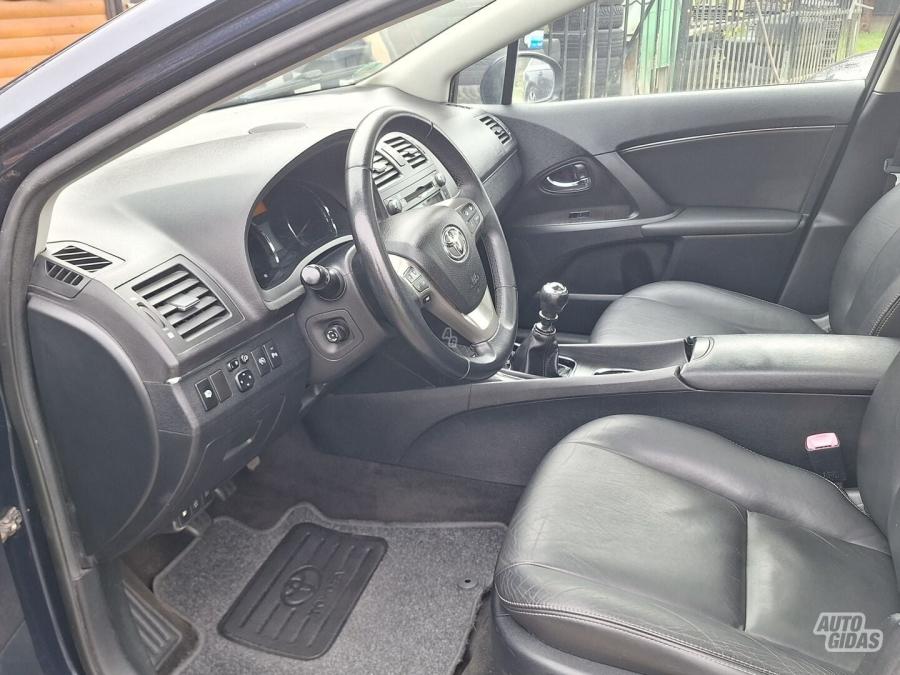 Blue Toyota Avensis 2009 in Mazeikiai, with an engine capacity of 2.20 L and mileage of 292 thousand km for 3550 €, photo 13 on AUTOMOTO.COM.LV
