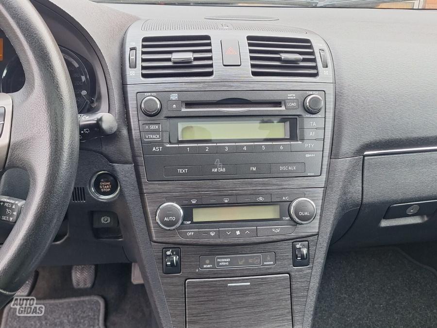 Blue Toyota Avensis 2009 in Mazeikiai, with an engine capacity of 2.20 L and mileage of 292 thousand km for 3550 €, photo 18 on AUTOMOTO.COM.LV